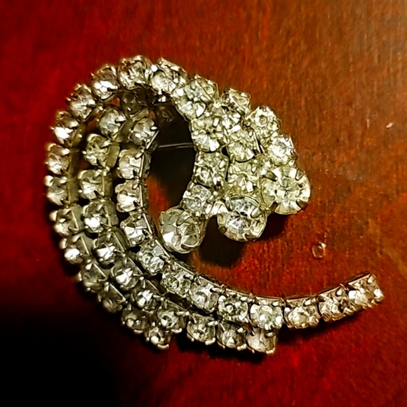 unbranded | Jewelry | Vintage White Clear Rhinestone Swirl Design ...